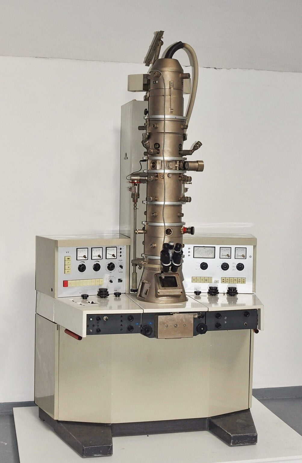 The Marvelous Journey of Discovery: Invention of the Microscope ...