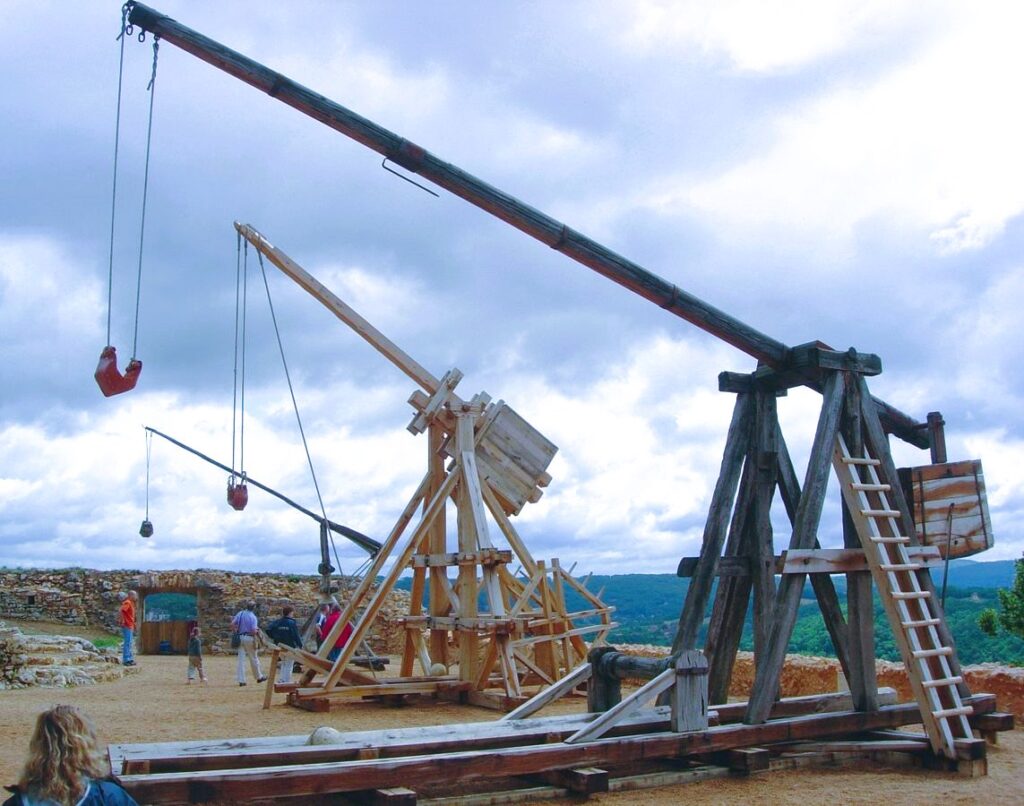 Ancient Siege Engines: Ballista vs Catapult in Warfare
