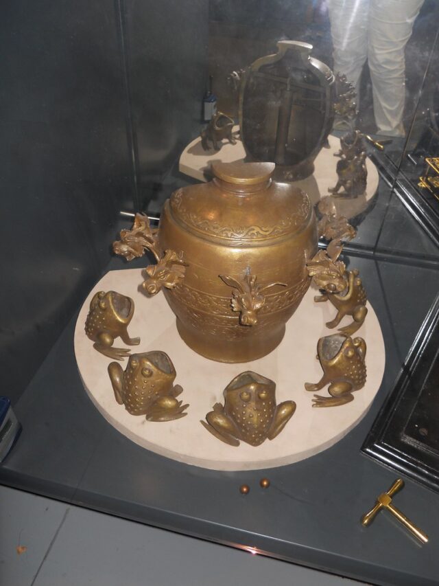 The Evolution of Progress: The Han Dynasty Seismograph